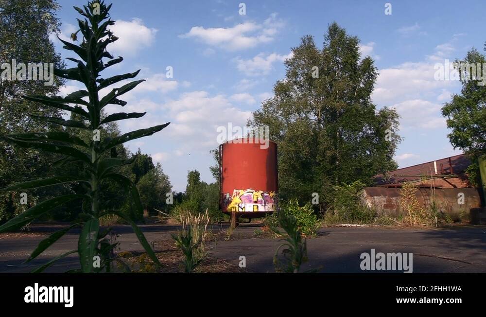 Red silo Stock Videos & Footage - HD and 4K Video Clips - Alamy