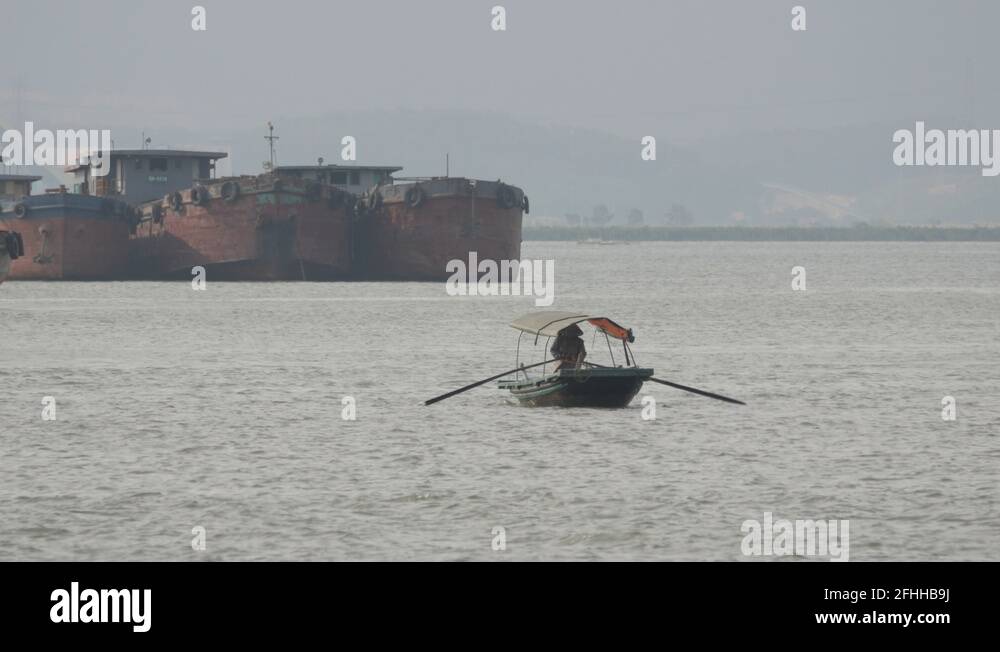 Rowing ship Stock Videos & Footage - HD and 4K Video Clips - Alamy