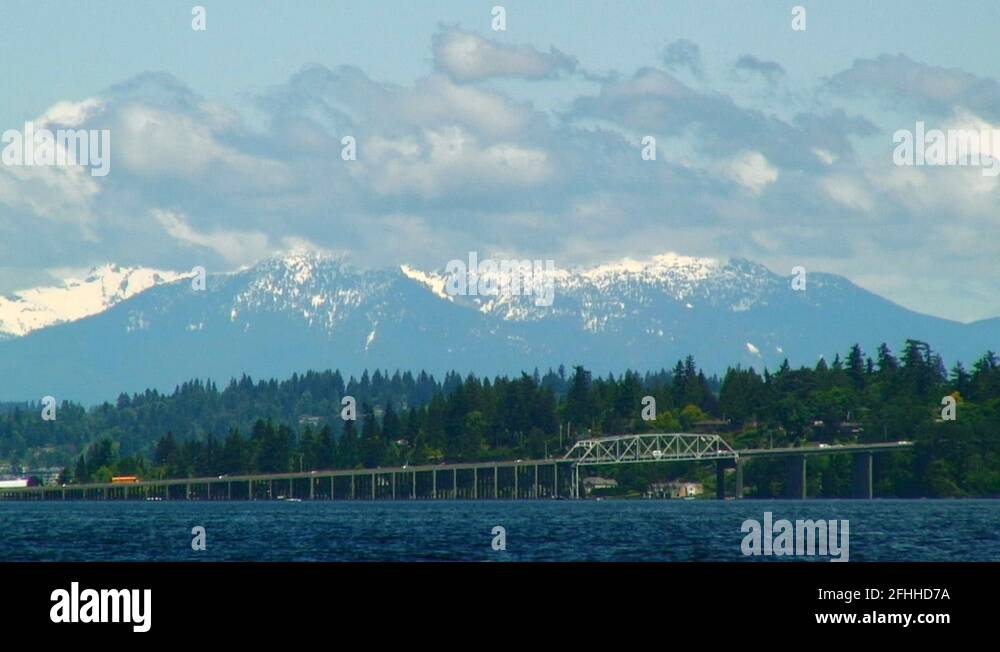 Evergreen Point Floating Bridge: The Longest Floating Pontoon Bridge in ...