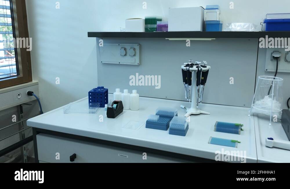 Laboratory bench Stock Videos & Footage - HD and 4K Video Clips - Alamy