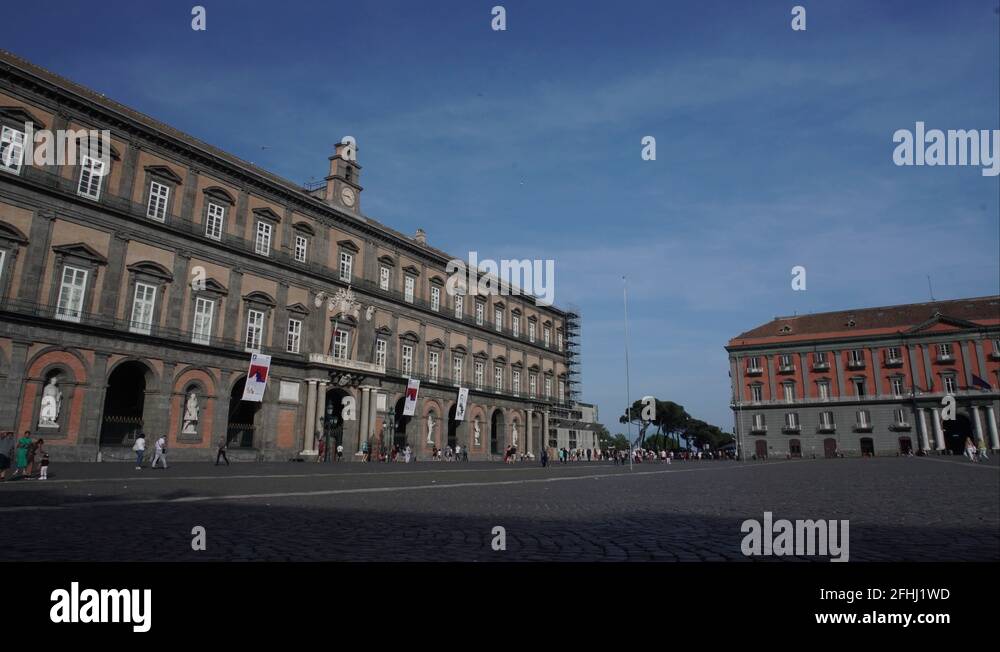Piazza architecture Stock Videos & Footage - HD and 4K Video Clips - Alamy