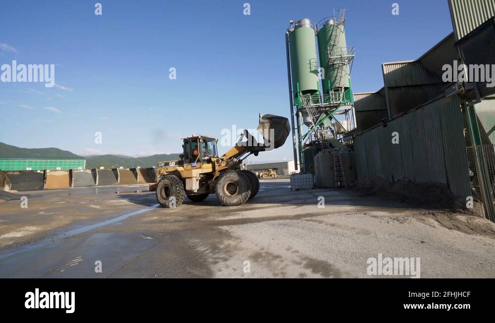 Hopper excavator Stock Videos & Footage - HD and 4K Video Clips - Alamy