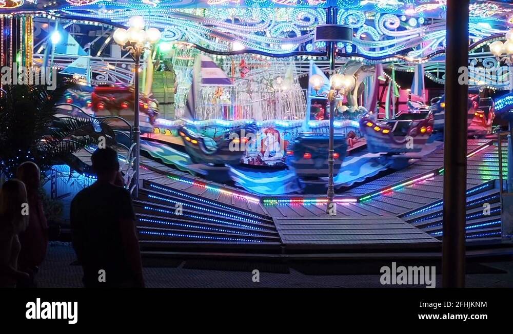 Funfair at night Stock Videos & Footage - HD and 4K Video Clips - Alamy