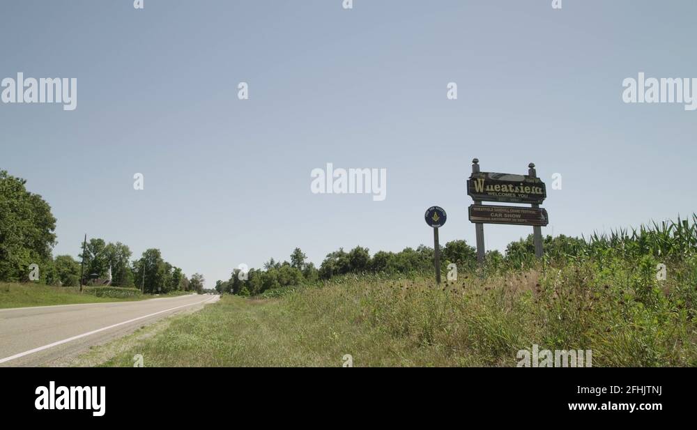 Worn out signs Stock Videos & Footage - HD and 4K Video Clips - Alamy