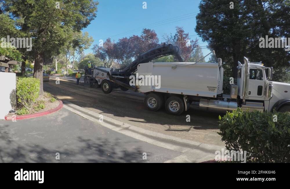 Digging up pavement Stock Videos & Footage - HD and 4K Video Clips - Alamy