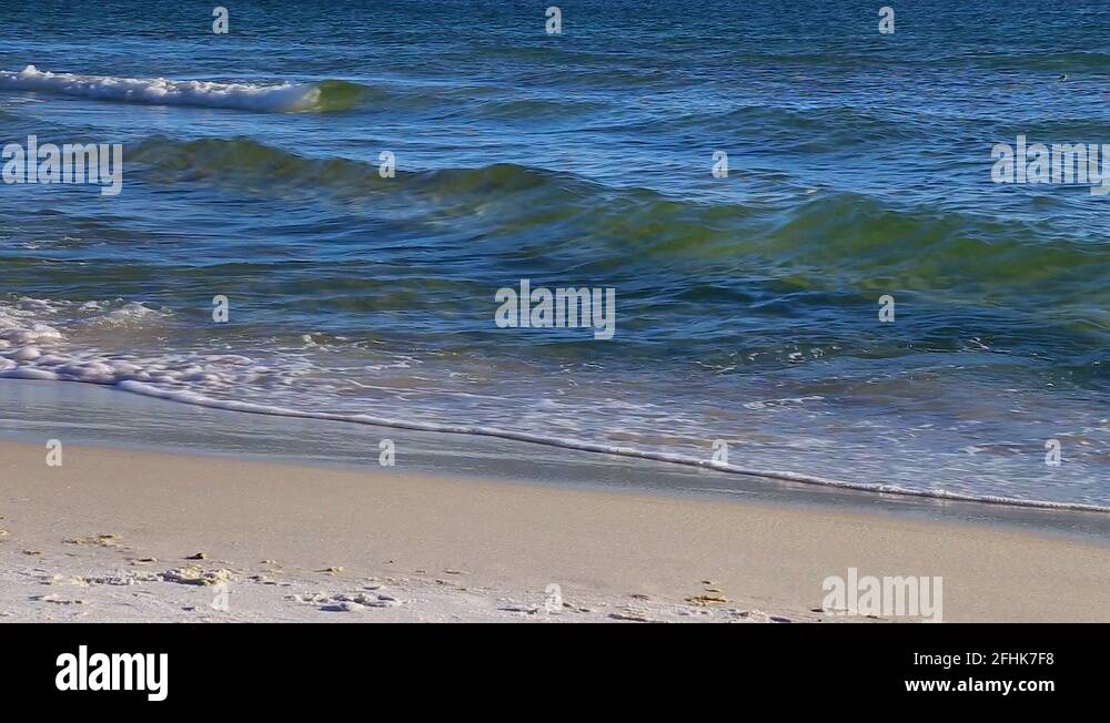 Ocean waves lapping Stock Videos & Footage - HD and 4K Video Clips - Alamy