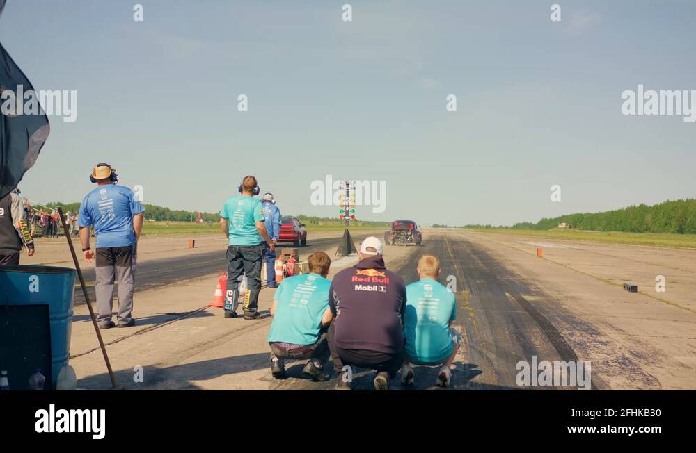 Red bull racing mechanics Stock Videos & Footage - HD and 4K Video ...