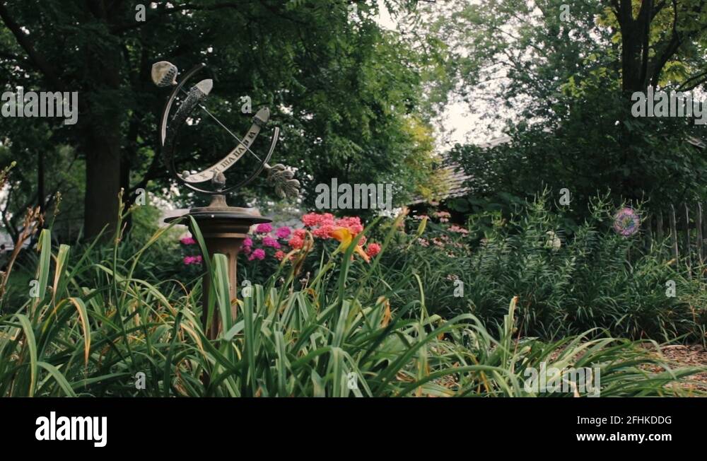 Path with statue Stock Videos & Footage - HD and 4K Video Clips - Alamy