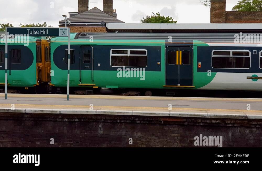 Train stopping Stock Videos & Footage - HD and 4K Video Clips - Alamy