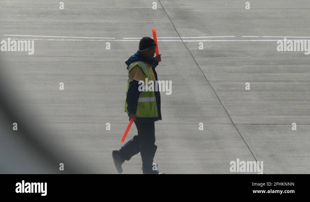 Marshalling airport Stock Videos & Footage - HD and 4K Video Clips - Alamy