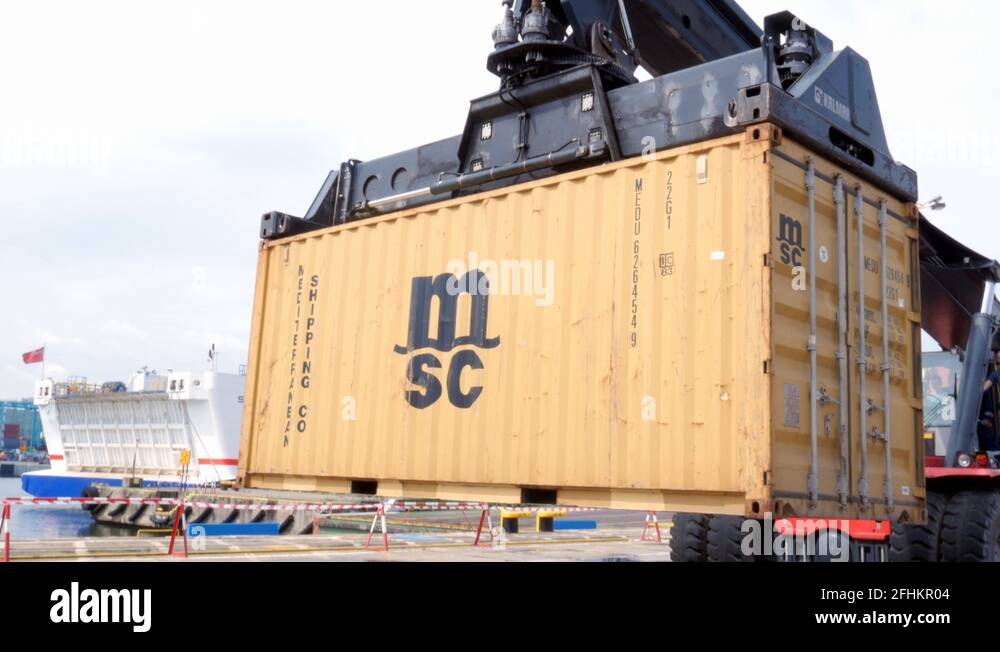 container lift, Containerlift, crane, huge in gdynia harbor, lifting ...