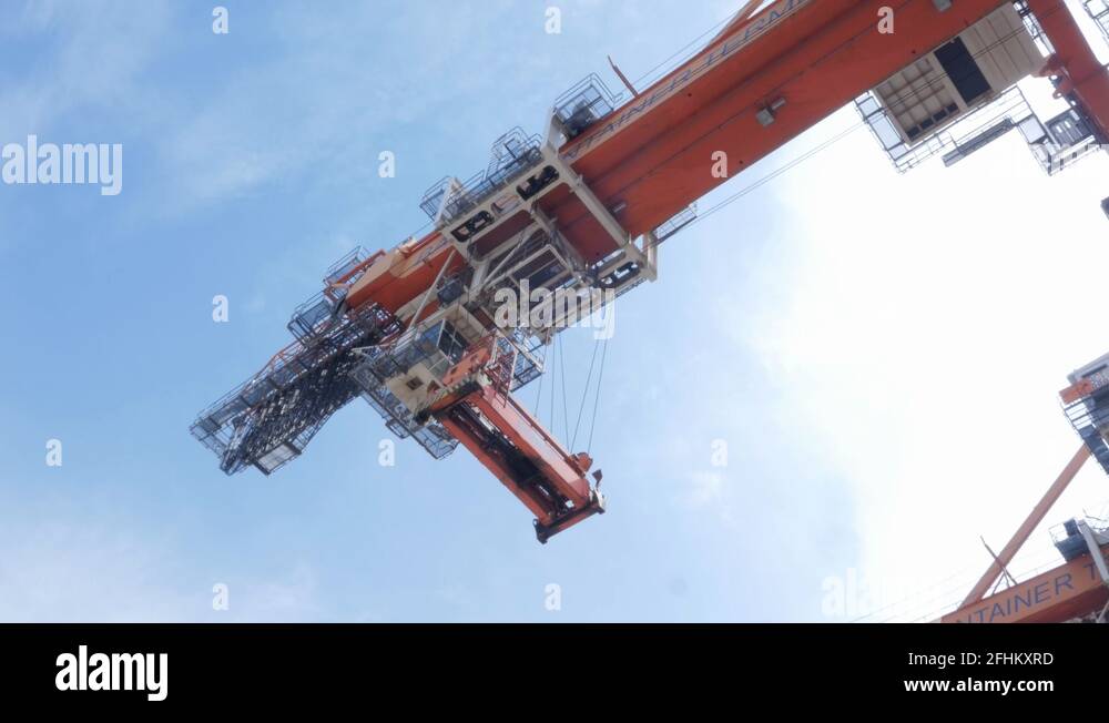 container lift, Containerlift, crane, huge in gdynia harbor, lifting ...