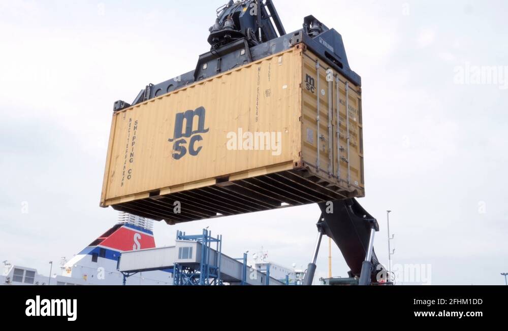 container lift, Containerlift, crane, huge in gdynia harbor, lifting ...
