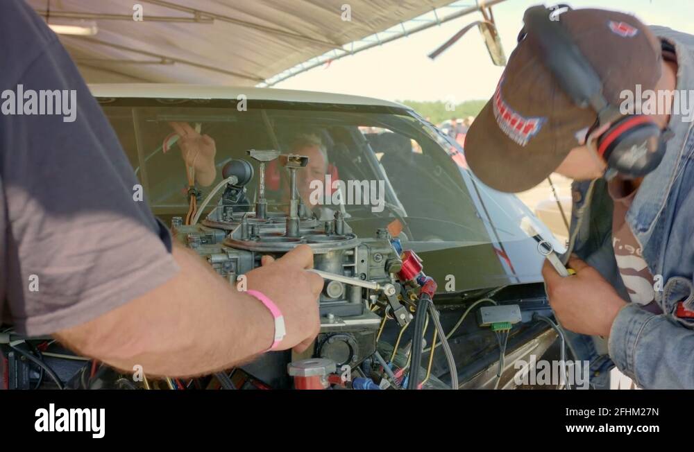 Racecar mechanic Stock Videos & Footage - HD and 4K Video Clips - Alamy