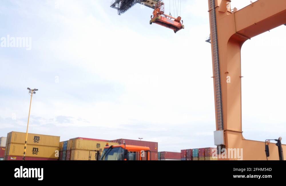 container lift, Containerlift, crane, huge in gdynia harbor, lifting ...