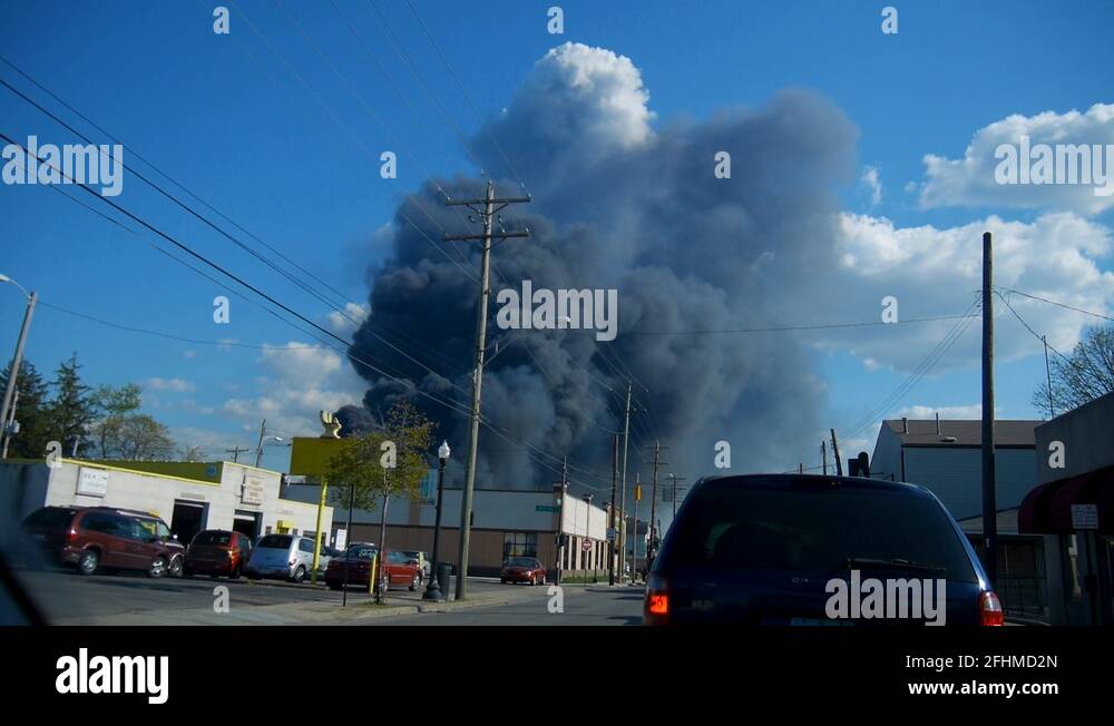 Tire fire Stock Videos & Footage - HD and 4K Video Clips - Alamy