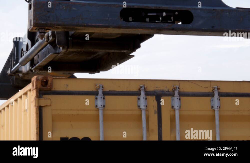 container lift, Containerlift, crane, huge in gdynia harbor, lifting ...