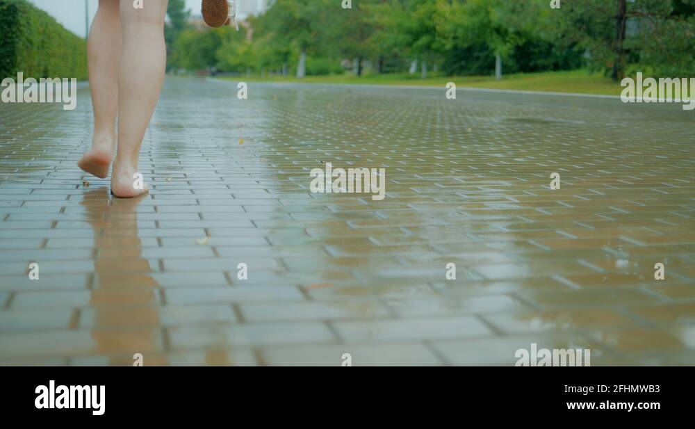 Bad legs Stock Videos & Footage - HD and 4K Video Clips - Alamy