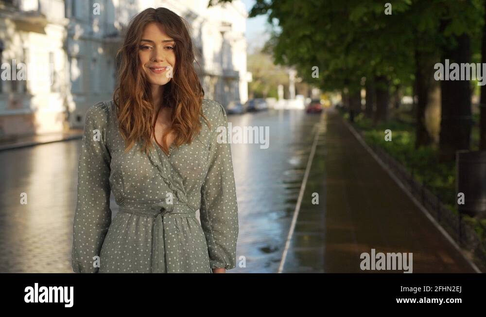 Beautiful woman 20s Stock Videos & Footage - HD and 4K Video Clips - Alamy