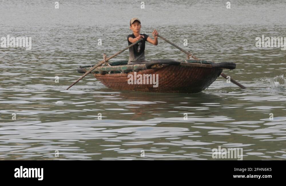 Boat cat Stock Videos & Footage - HD and 4K Video Clips - Alamy