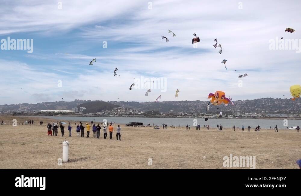 Kite ballet Stock Videos & Footage - HD and 4K Video Clips - Alamy