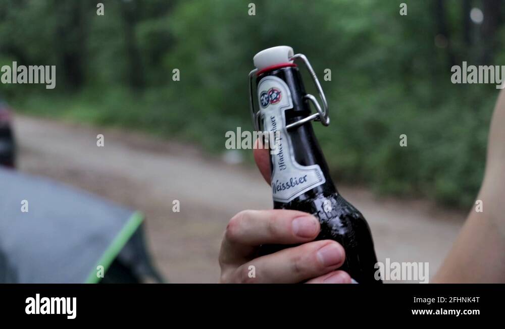 Popped open Stock Videos & Footage - HD and 4K Video Clips - Alamy