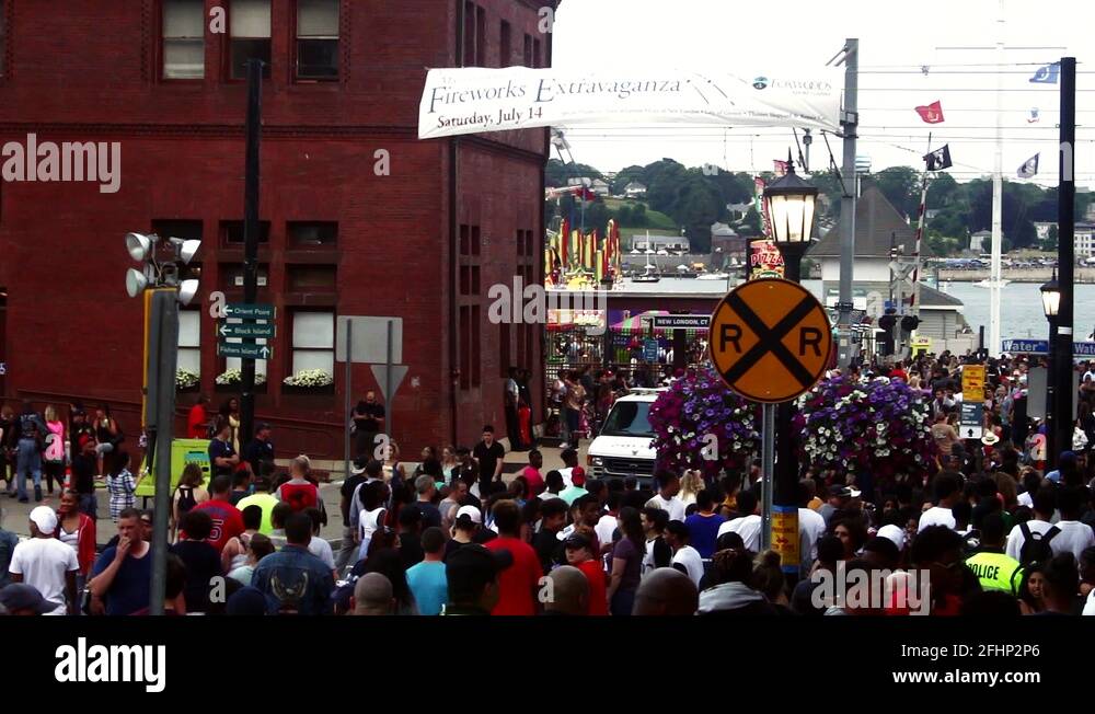 Crowd capacity Stock Videos & Footage - HD and 4K Video Clips - Alamy