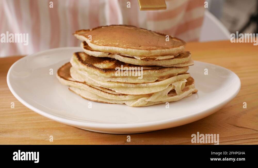 Pancake stack syrup Stock Videos & Footage - HD and 4K Video Clips - Alamy