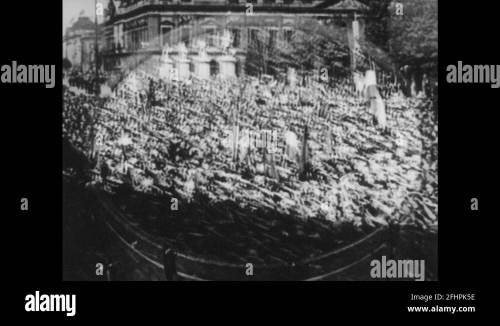 Adolf hitler world war ii with heil hitler salute Stock Videos ...