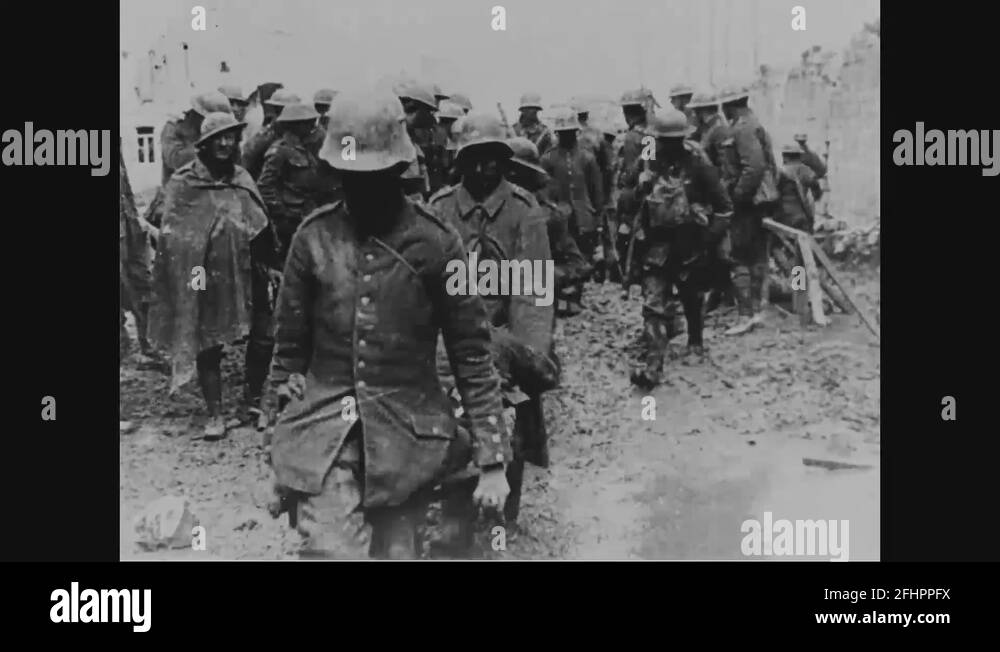 Dead soldiers on battlefield ww1 Stock Videos & Footage - HD and 4K ...