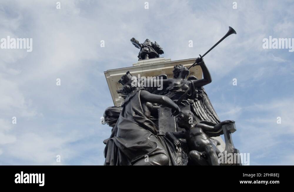 Chateau frontenac statue old quebec Stock Videos & Footage - HD and 4K ...