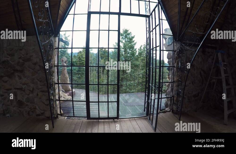 Push doors Stock Videos & Footage - HD and 4K Video Clips - Alamy