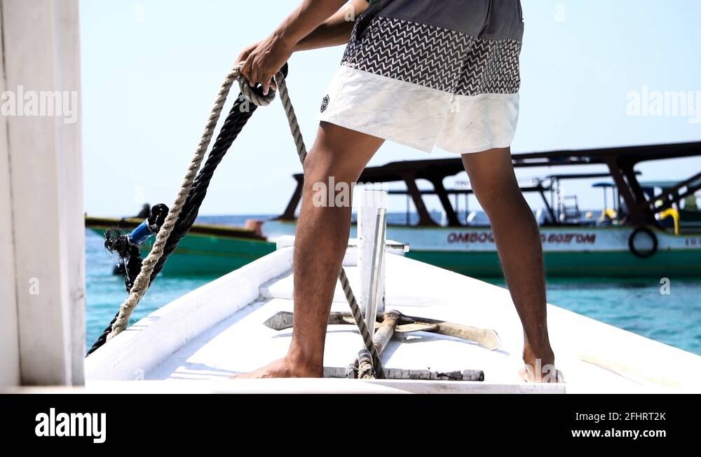 Boat handling Stock Videos & Footage - HD and 4K Video Clips - Alamy