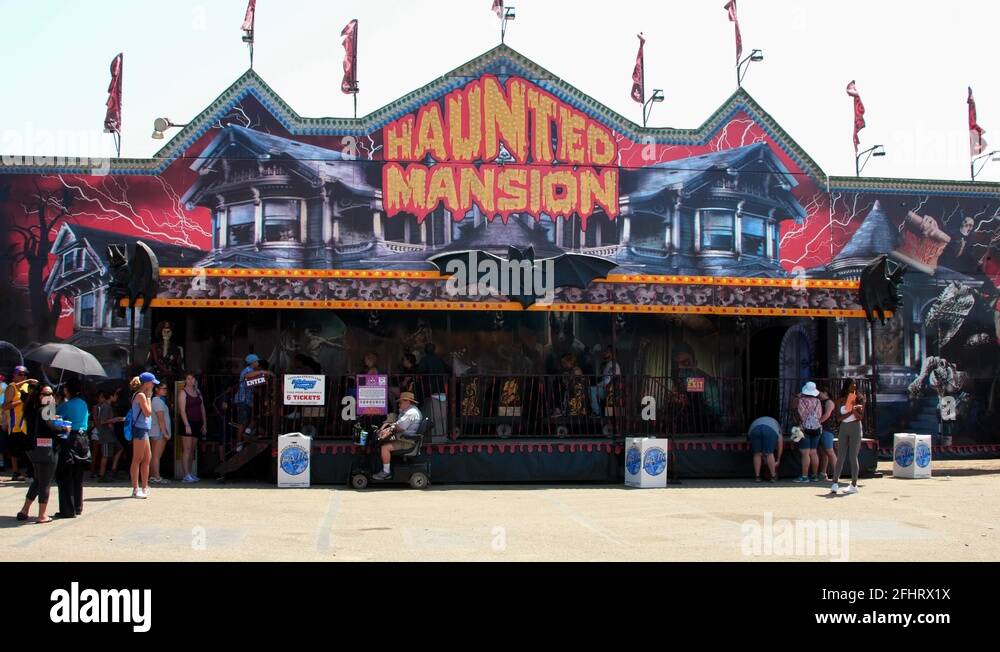 Spook house Stock Videos & Footage - HD and 4K Video Clips - Alamy