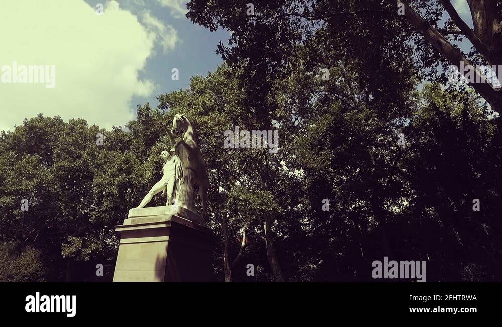 Park statue Stock Videos & Footage - HD and 4K Video Clips - Alamy