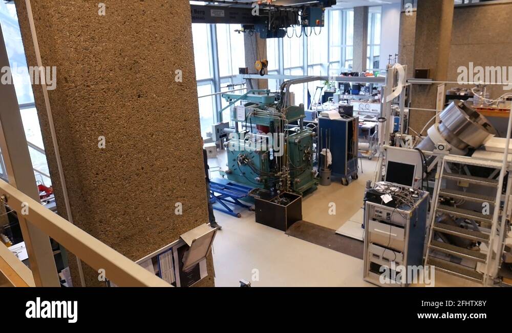 Physics lab Stock Videos & Footage - HD and 4K Video Clips - Alamy