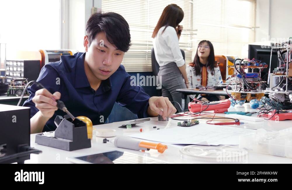 Korean engineering Stock Videos & Footage - HD and 4K Video Clips - Alamy