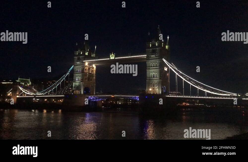 Bridge at night uk Stock Videos & Footage - HD and 4K Video Clips - Alamy