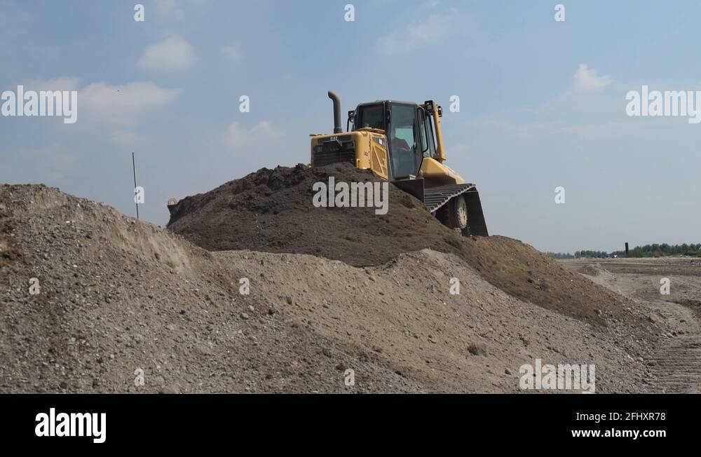 Leveling land Stock Videos & Footage - HD and 4K Video Clips - Alamy
