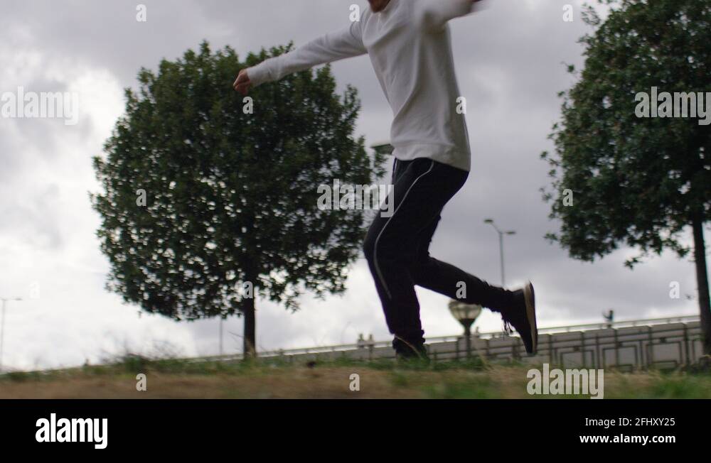 Twisting motion Stock Videos & Footage - HD and 4K Video Clips - Alamy