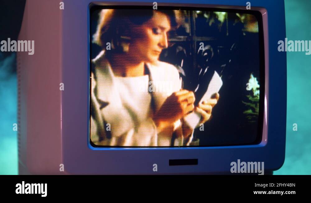 Vintage cell phone Stock Videos & Footage - HD and 4K Video Clips - Alamy