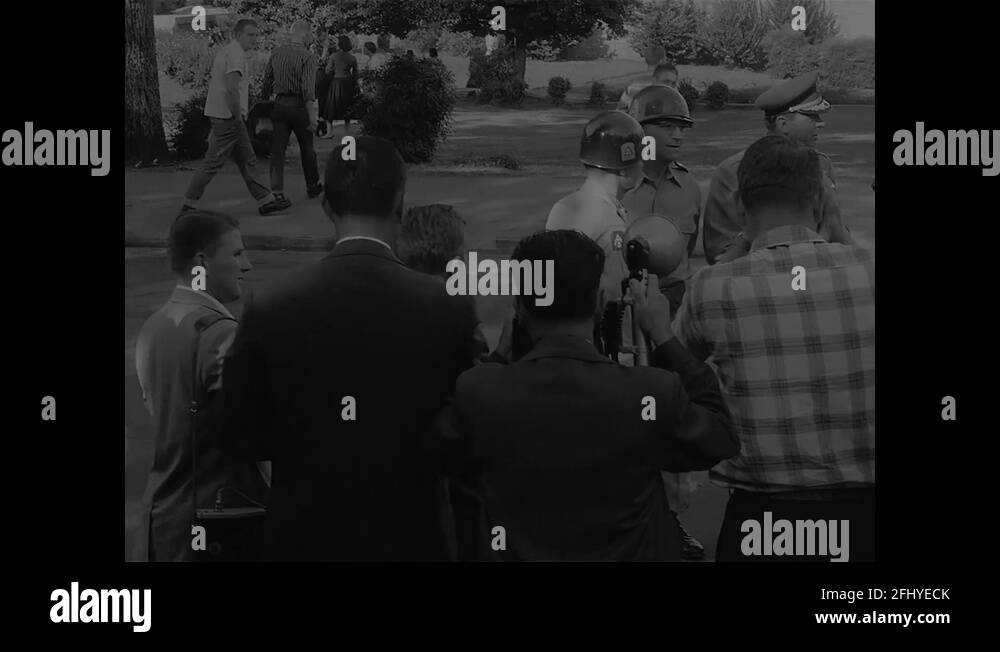 Newsmen Stock Videos & Footage - HD and 4K Video Clips - Alamy