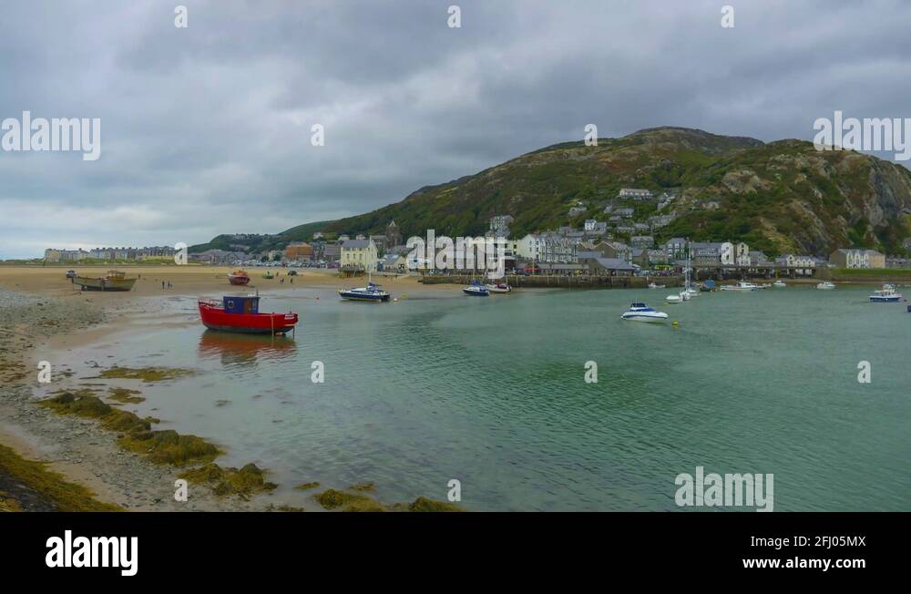 Barmouth beach Stock Videos & Footage - HD and 4K Video Clips - Alamy
