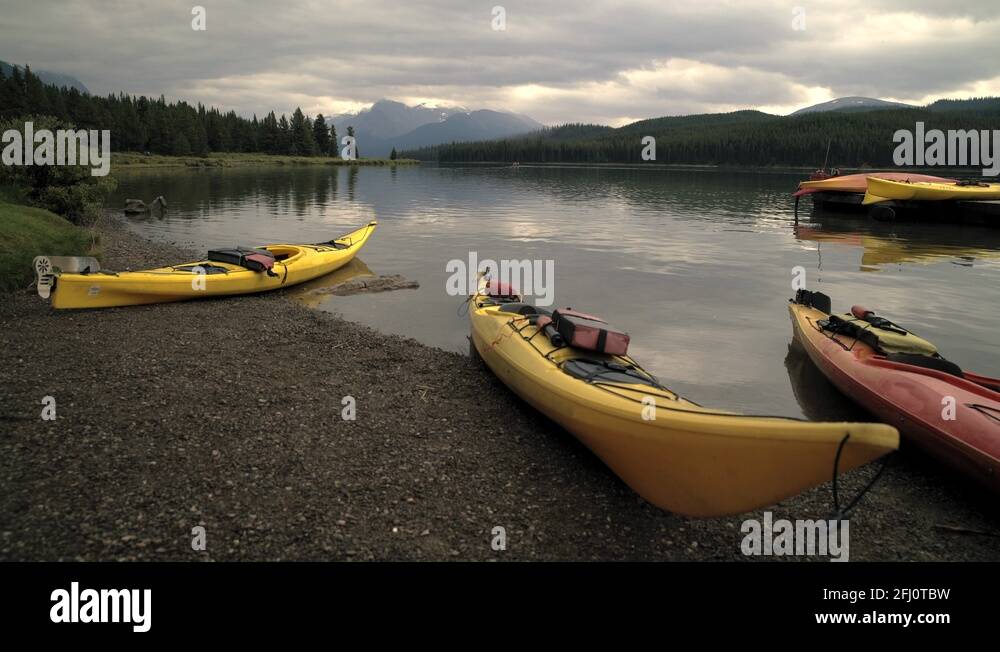 Maligne lake canoe Stock Videos & Footage - HD and 4K Video Clips - Alamy