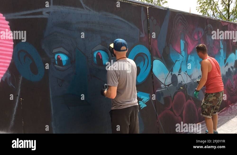 Making graffiti Stock Videos & Footage - HD and 4K Video Clips - Alamy