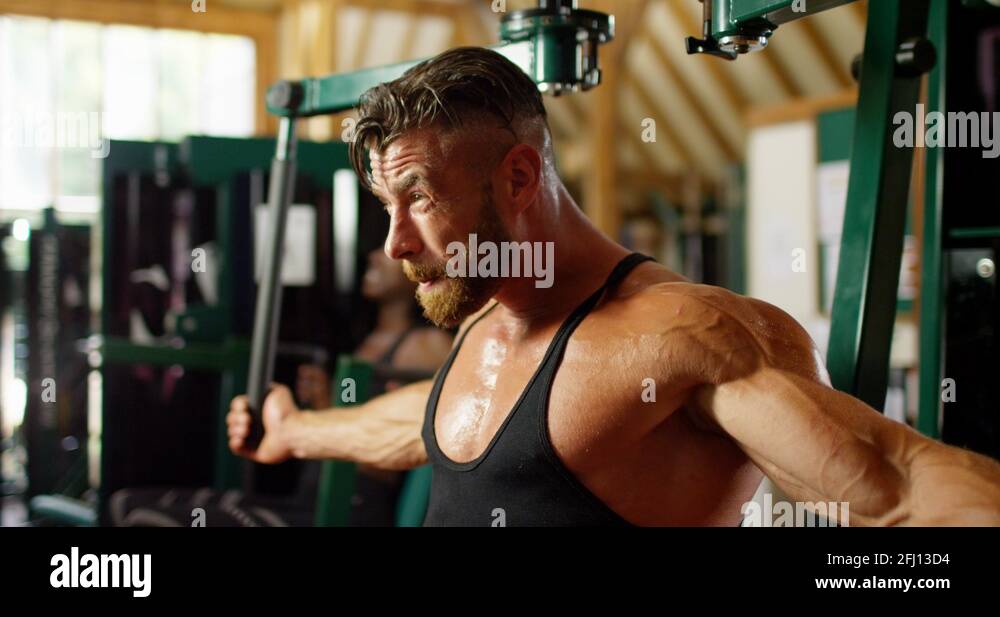 Bodybuilder physique Stock Videos & Footage - HD and 4K Video Clips - Alamy