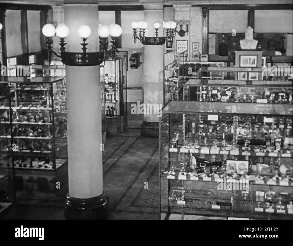 Amplifying device Stock Videos & Footage - HD and 4K Video Clips - Alamy