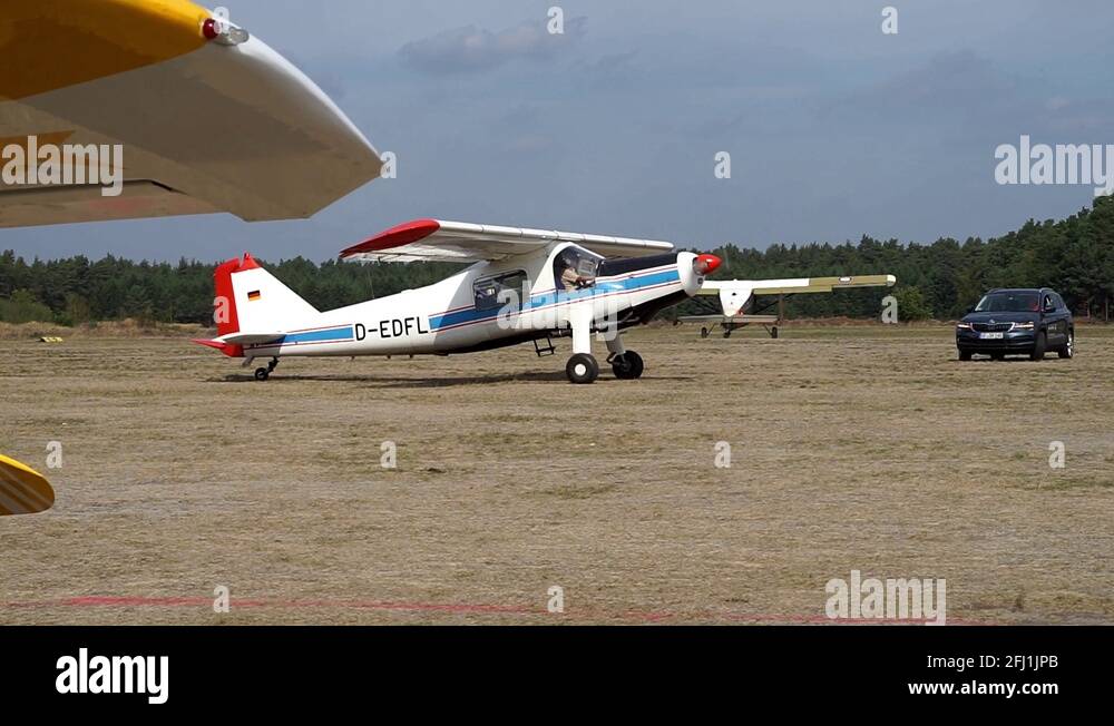 Jet aircraft engine starting Stock Videos & Footage - HD and 4K Video ...