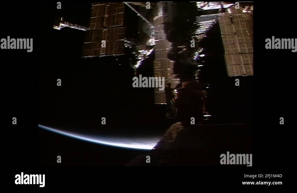Shuttle and mir Stock Videos & Footage - HD and 4K Video Clips - Alamy