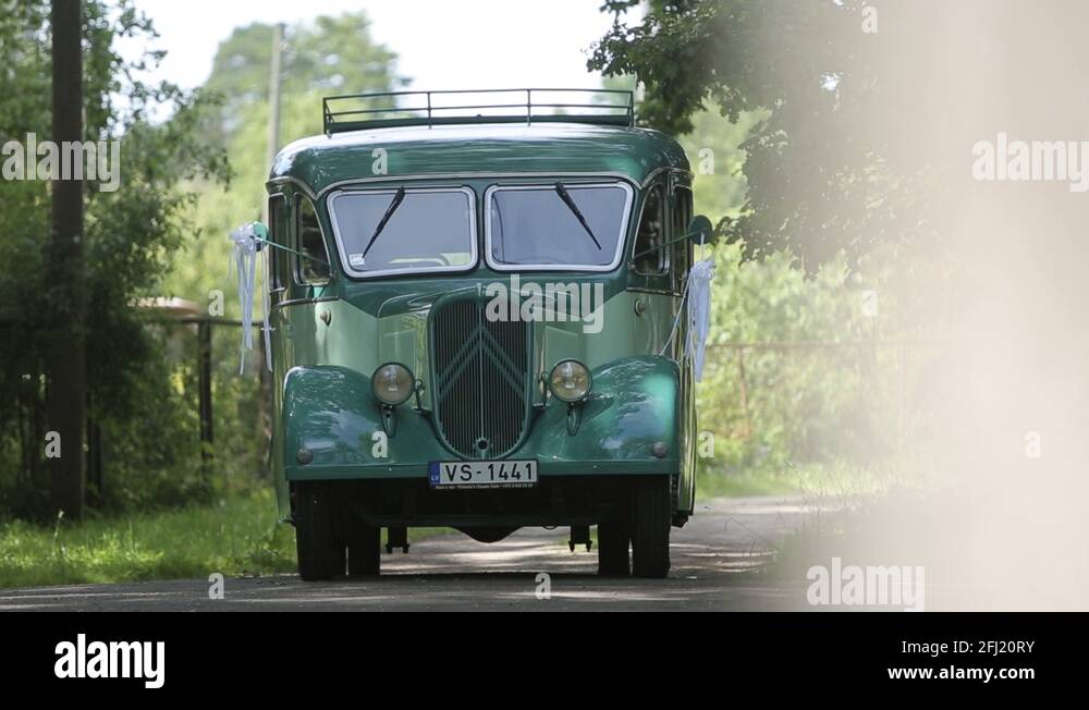 Vintage minibus Stock Videos & Footage - HD and 4K Video Clips - Alamy